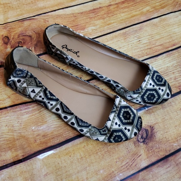 Qupid | Shoes | 325 Qupid Flats | Poshmark